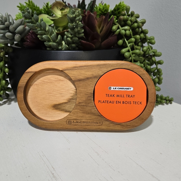 Le Creuset | Kitchen | Teak Wood Salt Pepper Mill Tray Le Creuset New ...